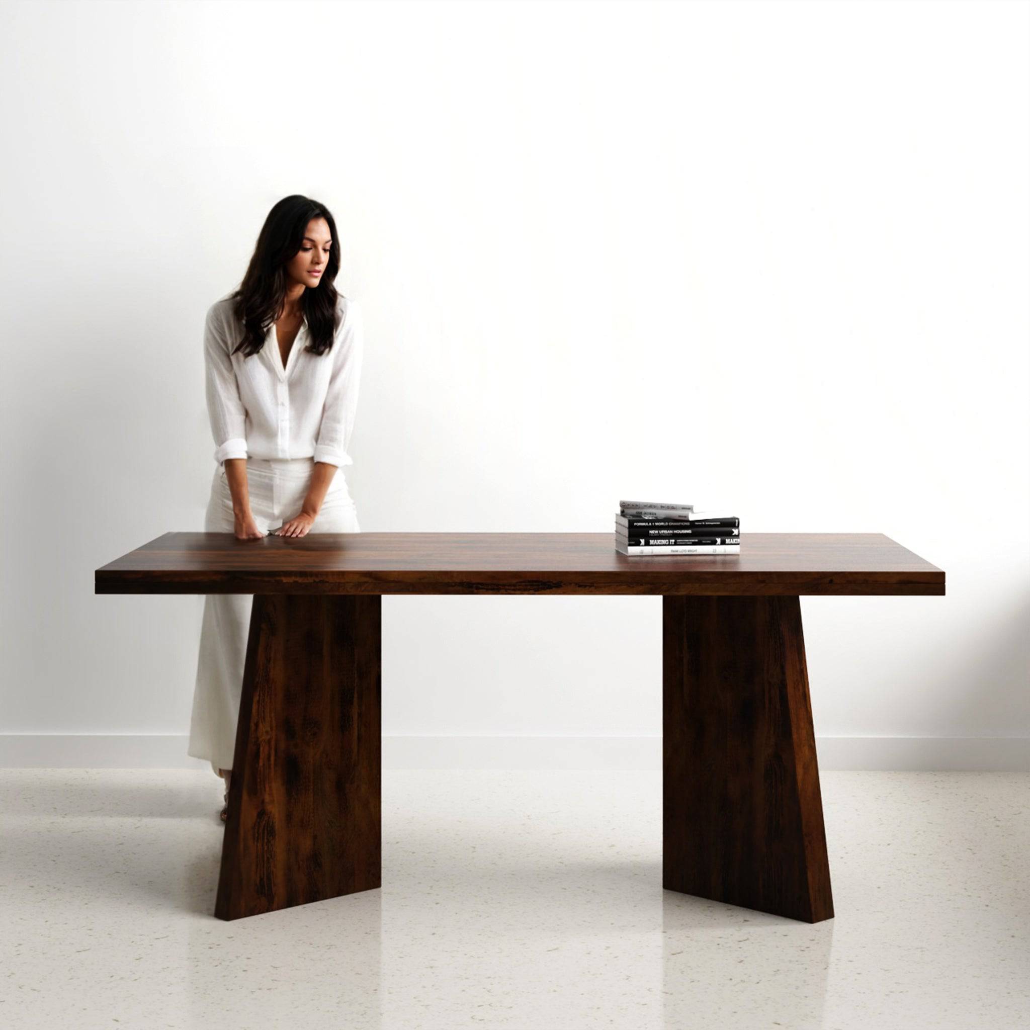 Alejandro Luxury Dining Table - 6 & 8 Seater/All Sizes – Golden Mayer